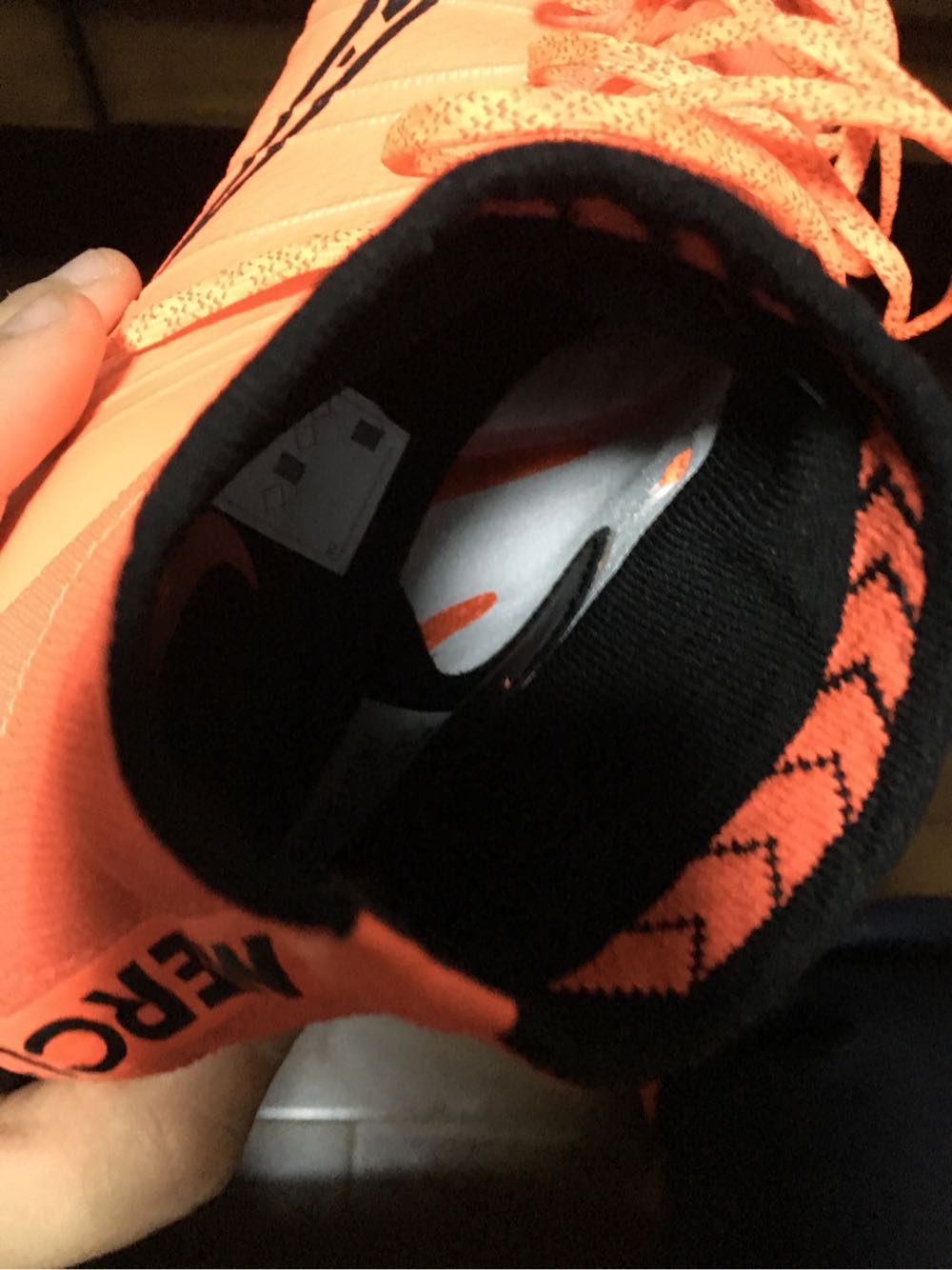 刺客超顶tf，求大神鉴定真伪_求助问答_ENJOYZ足球装备论坛 - Powered by Discuz!